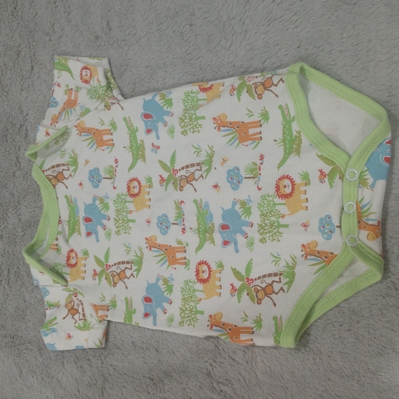 Maison Chic | One Pieces | Maison Chic Alex The Alligator Onesie Size 6 ...